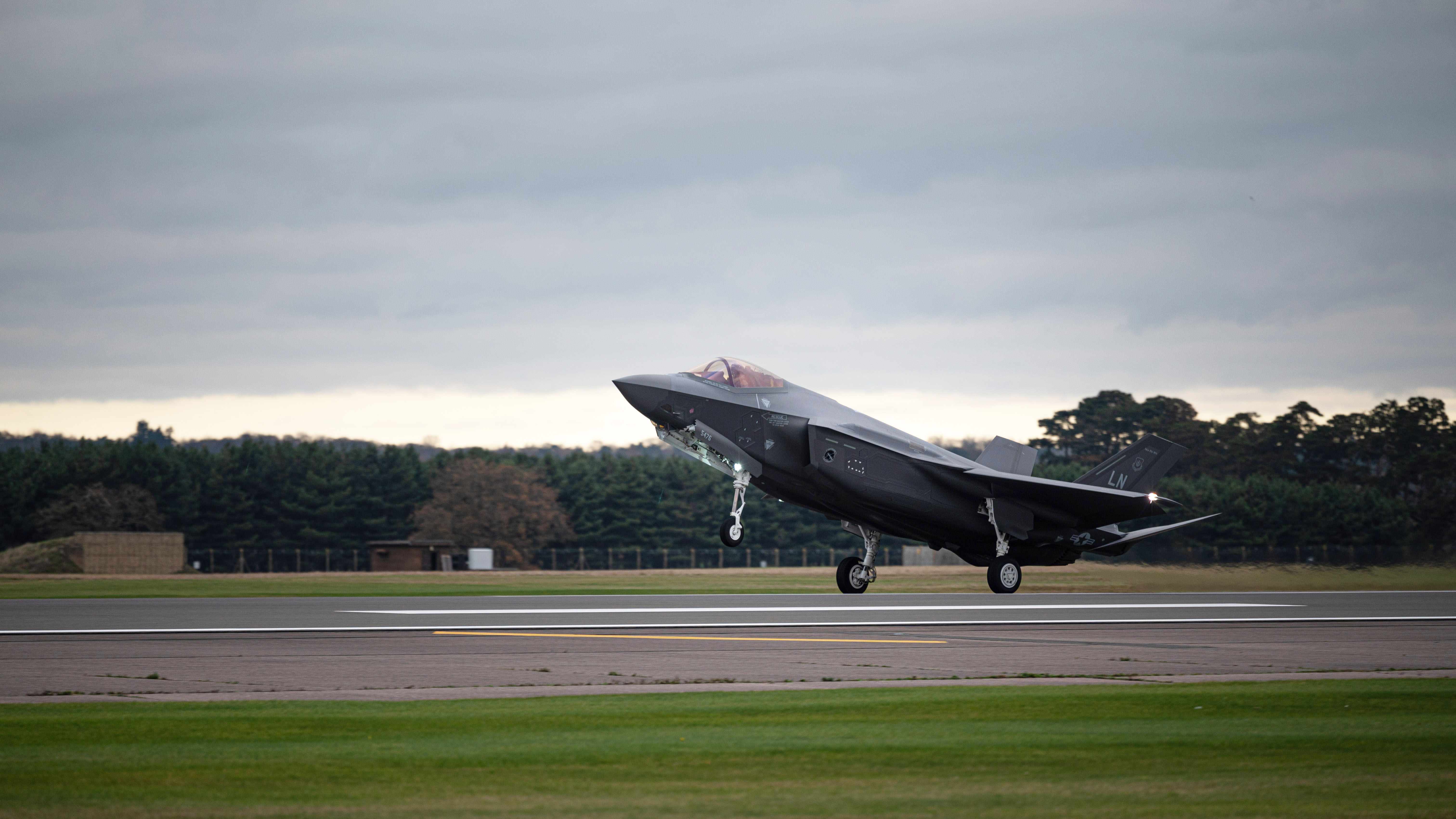 U.S. Air Force’s First European-Based F-35s Have Arrived In England