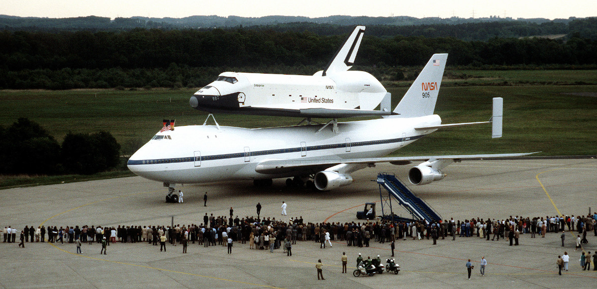 Space Shuttle Carrying 747 Was Secretly Modified To Defend Itself From ...