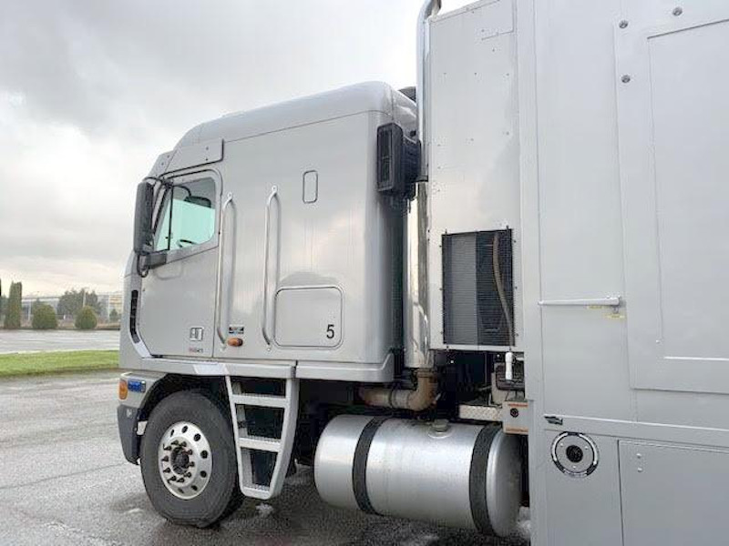 You Can Buy This 27-Ton FBI Mobile Command Center Truck