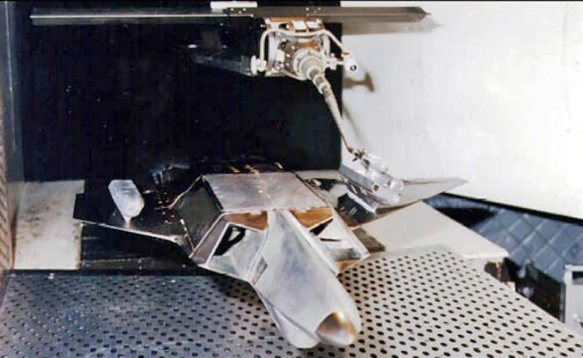 F-22 Raptor Spotted Flying With Stealthy Underwing Pods