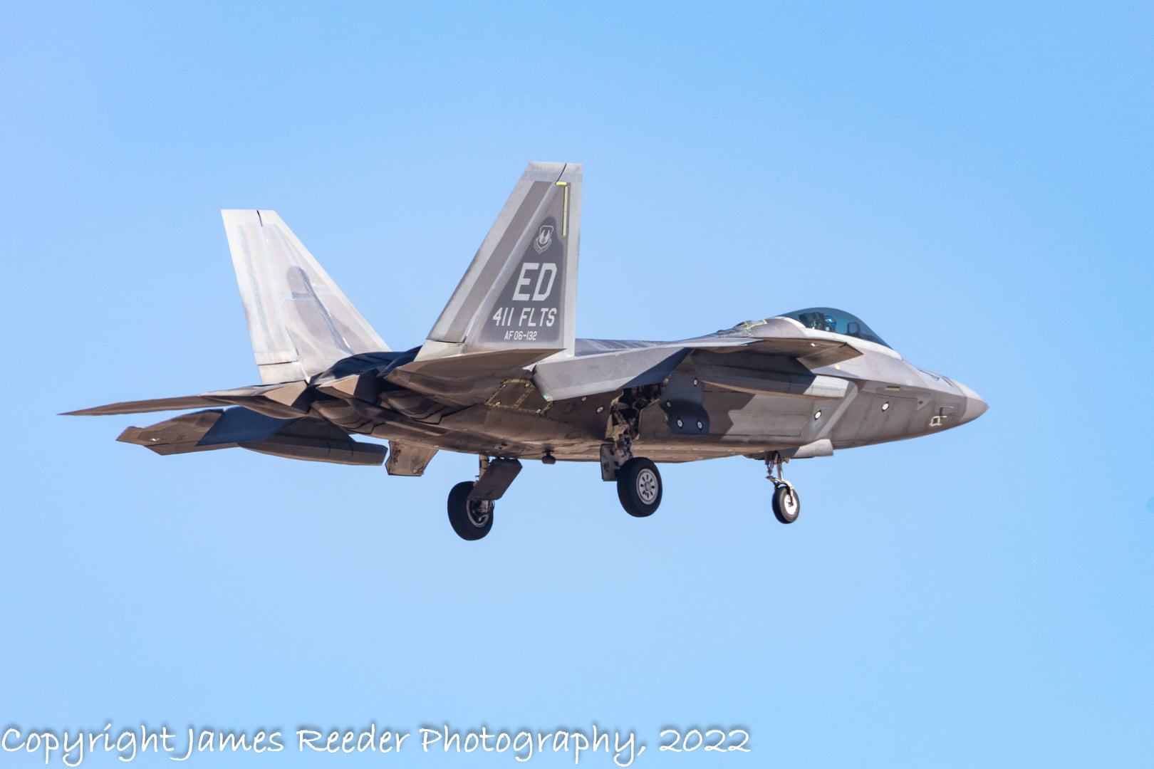 F-22 Raptor Spotted Flying With Stealthy Underwing Pods