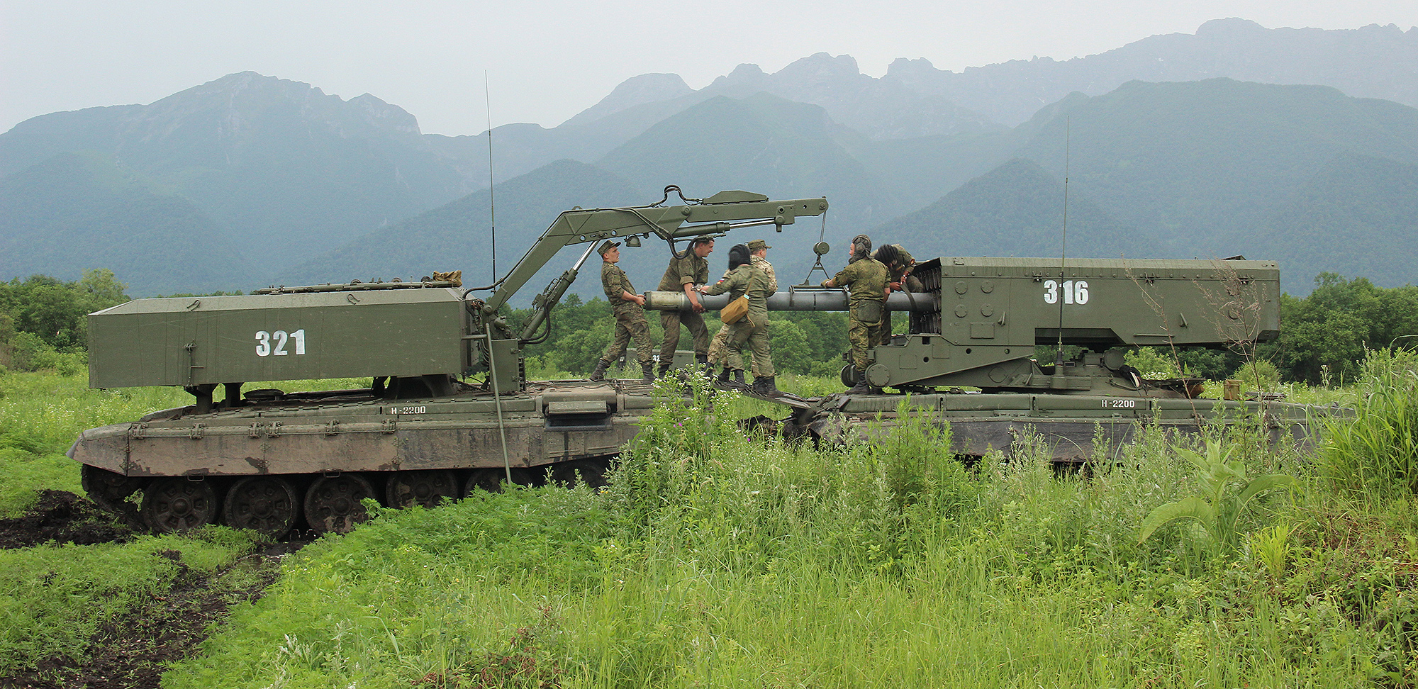 The Truth About Russia’s Terrifying TOS-1A Thermobaric Rocket Launchers ...