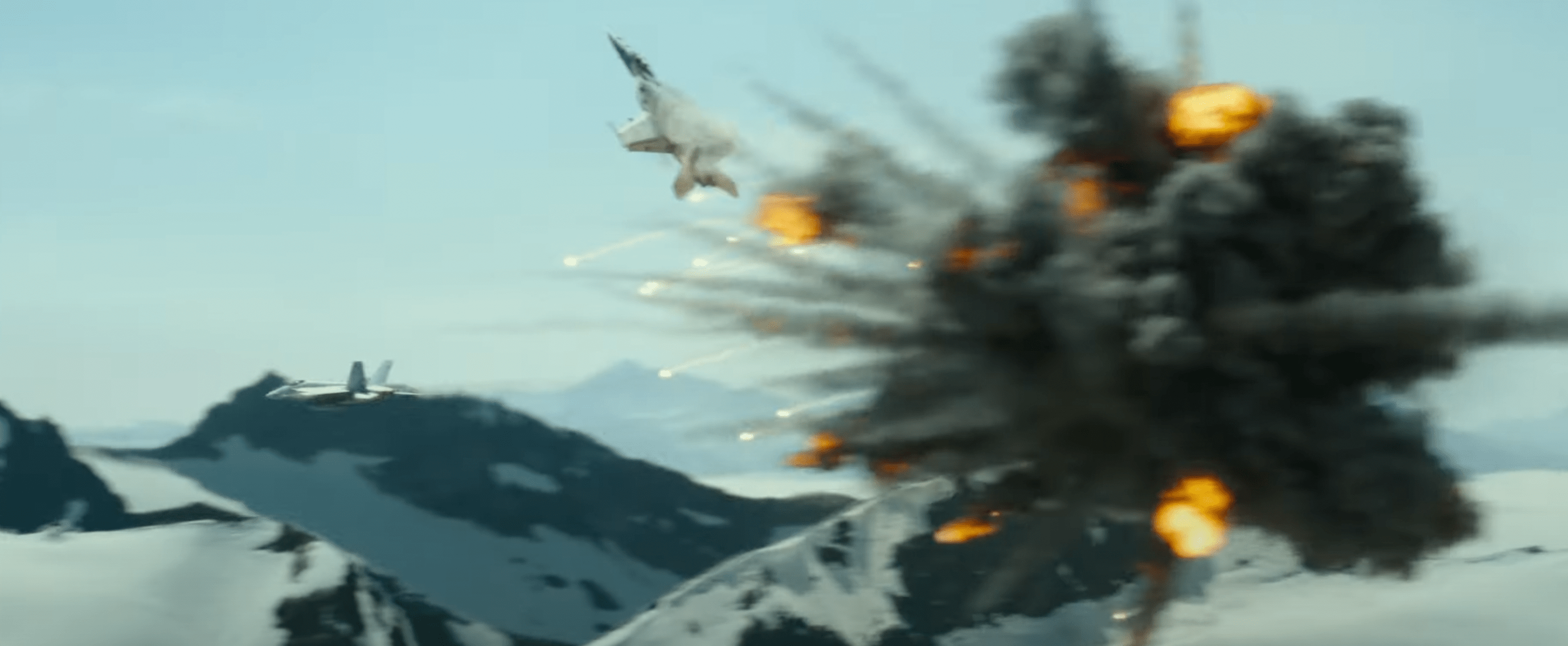New Top Gun Trailer Shows Dogfight Between F-14 And Su-57