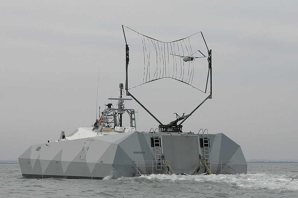 M80 Stiletto Is The Navy’s Versatile Little Experimental Stealth Ship ...