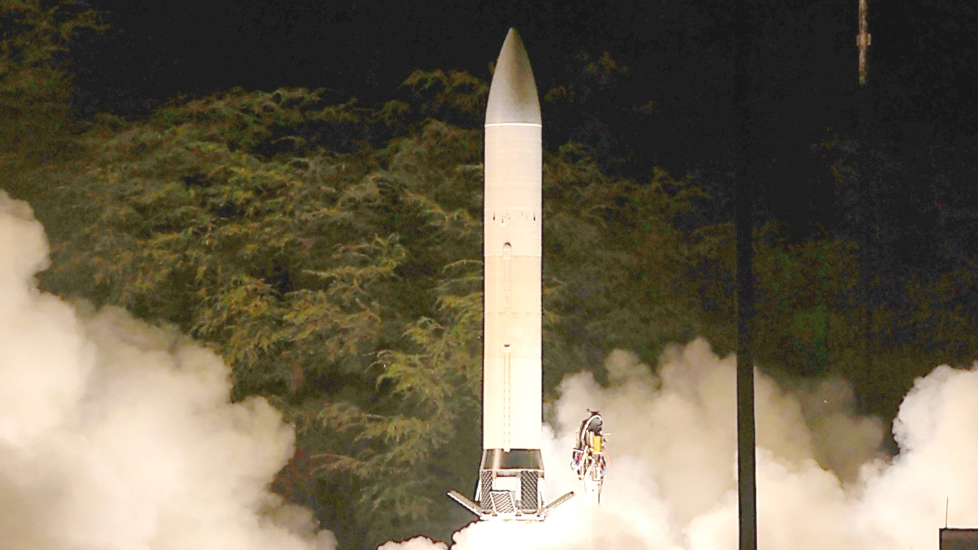 Here's What The Army's First Ever Operational Hypersonic Missile Unit ...