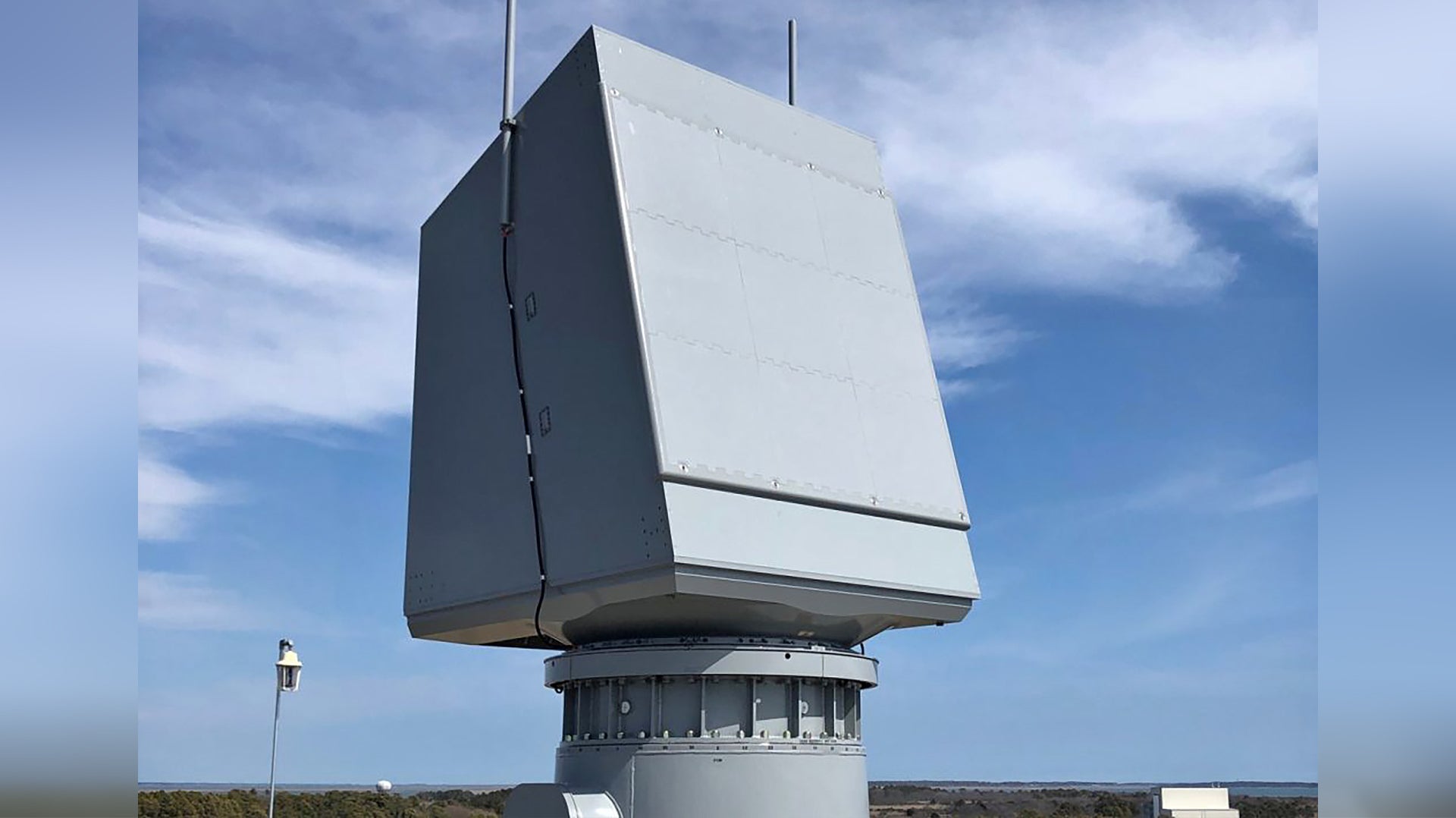 Behold The Navy's New Radar For Nimitz Class Carriers And Amphibious ...