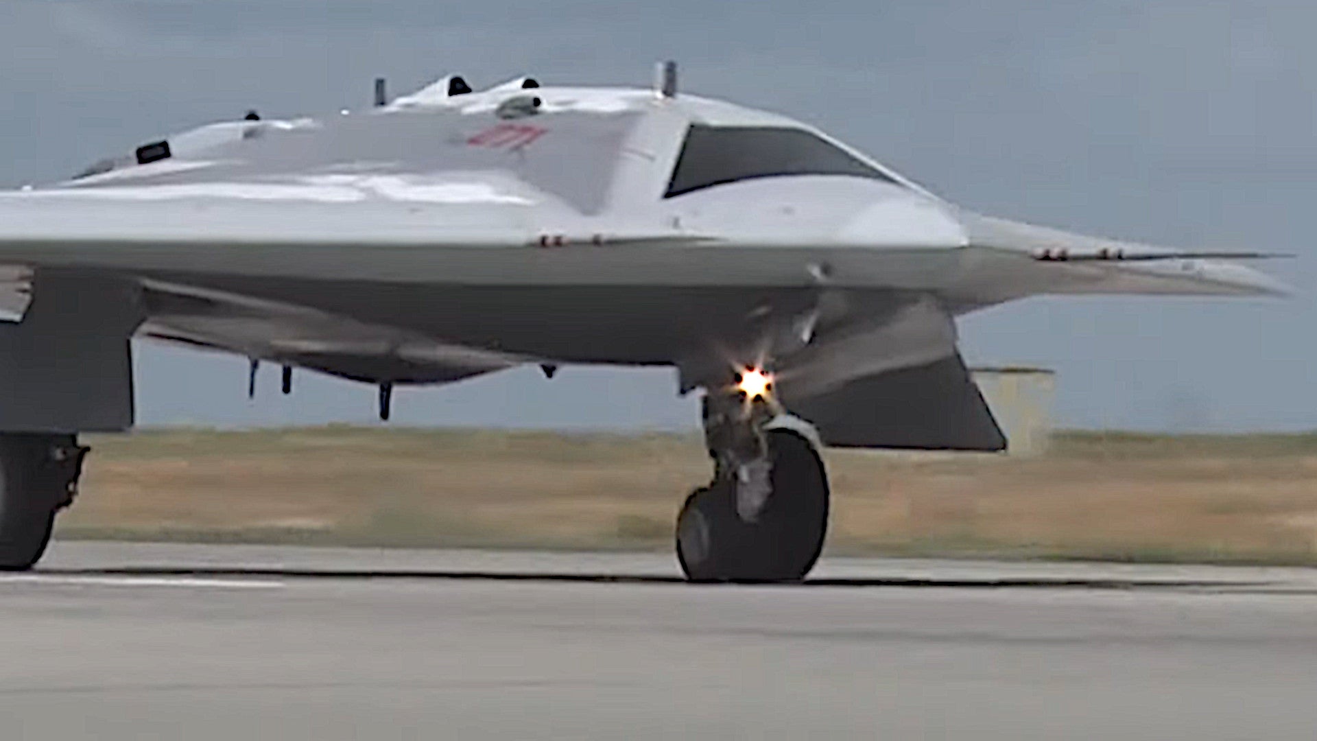 Full Analysis Of The First Flight Of Russia's 'Hunter' Unmanned Combat ...