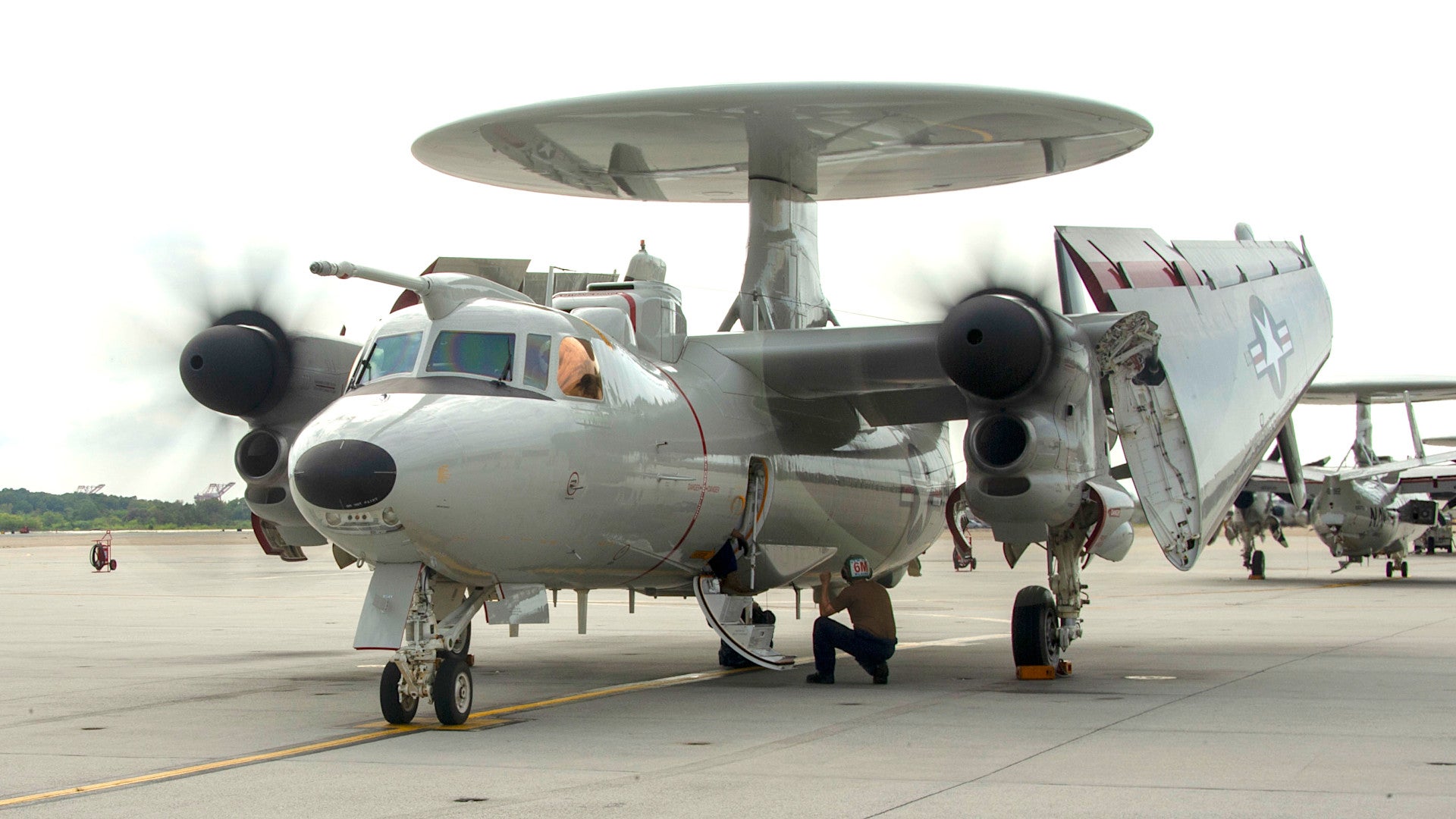 Navy Training Squadron Receives First E-2D Hawkeye With New Aerial ...
