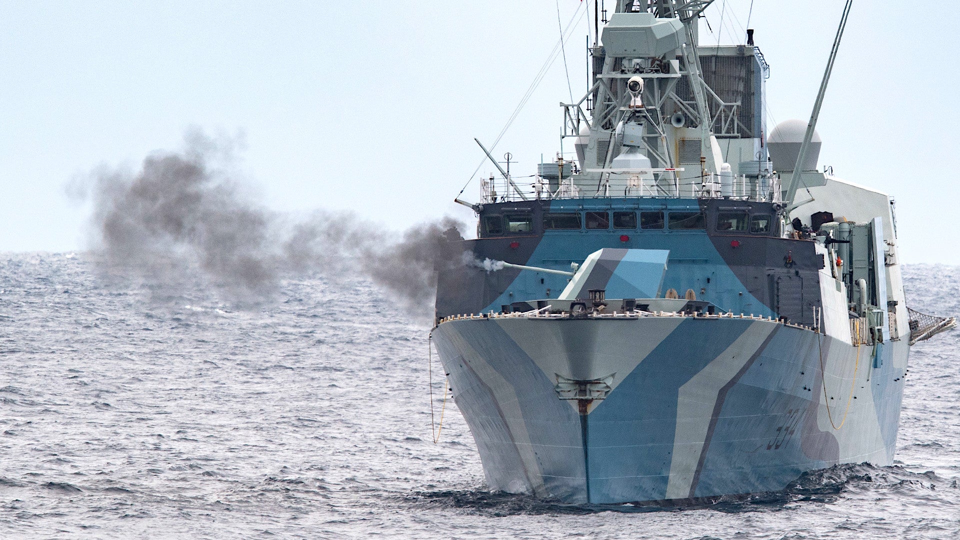 Check Out This Canadian Frigate Painted In World War II Era Dazzle ...