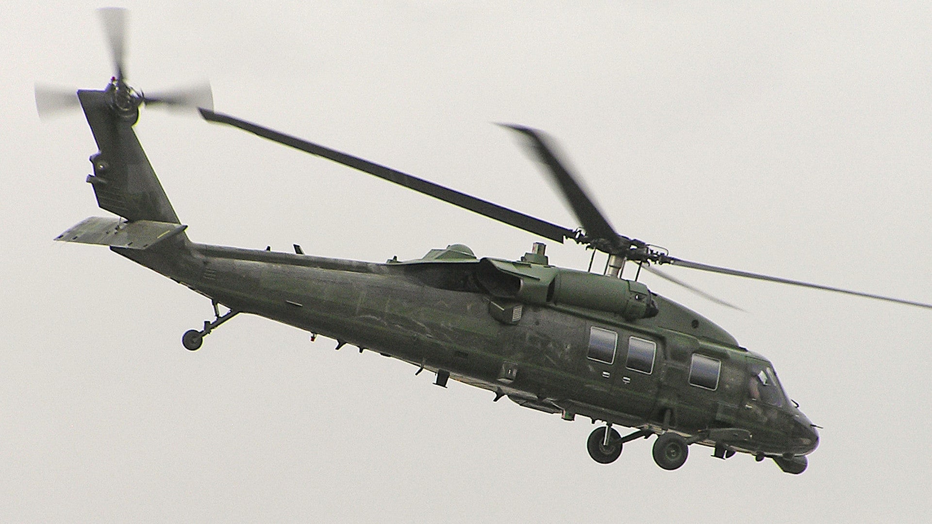 This Marine One VH-60N Had Its Iconic Paint Job Blotted Out For ...