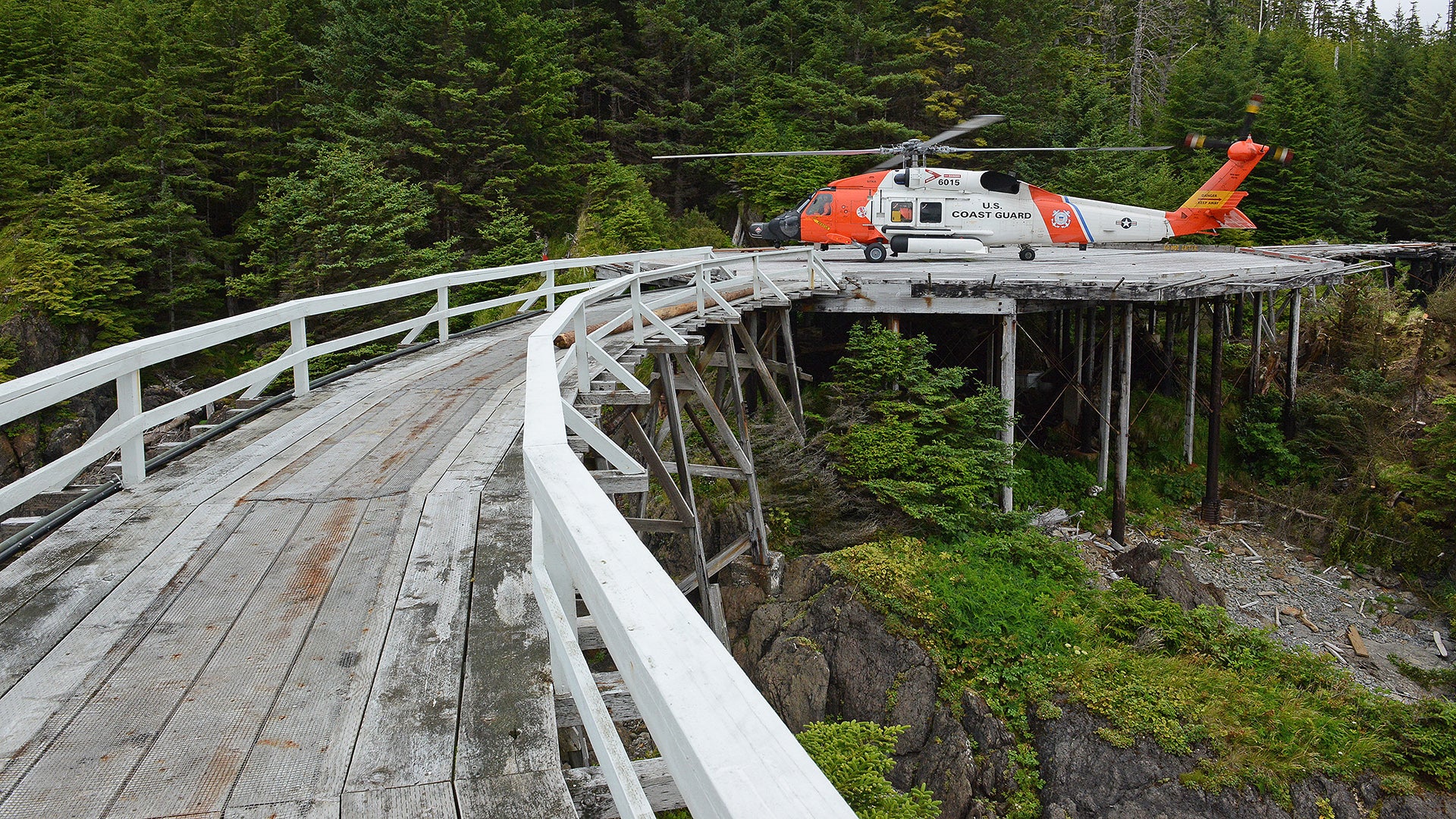 This Remote Alaskan Lighthouse's Wooden Helipad Belongs In Star Wars