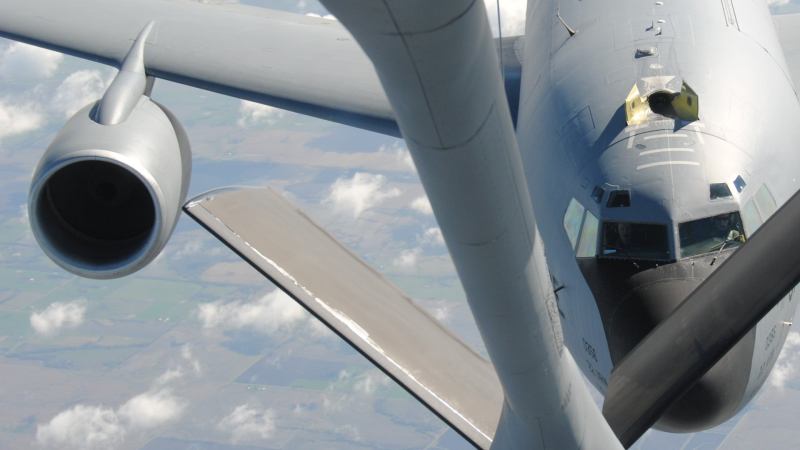 Watch This F-22 Raptor's Tailhook Catch The Arresting Wire During An ...
