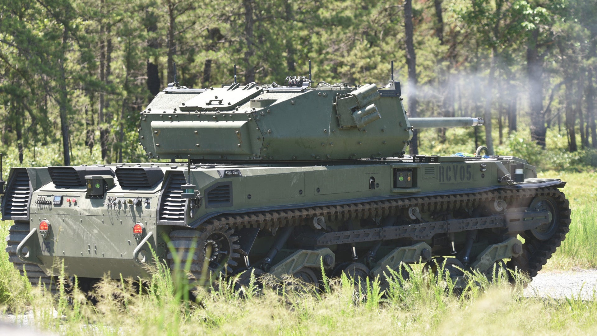 Ripsaw Unmanned Mini-Tank Sent To The Army's Shooting Range For The ...