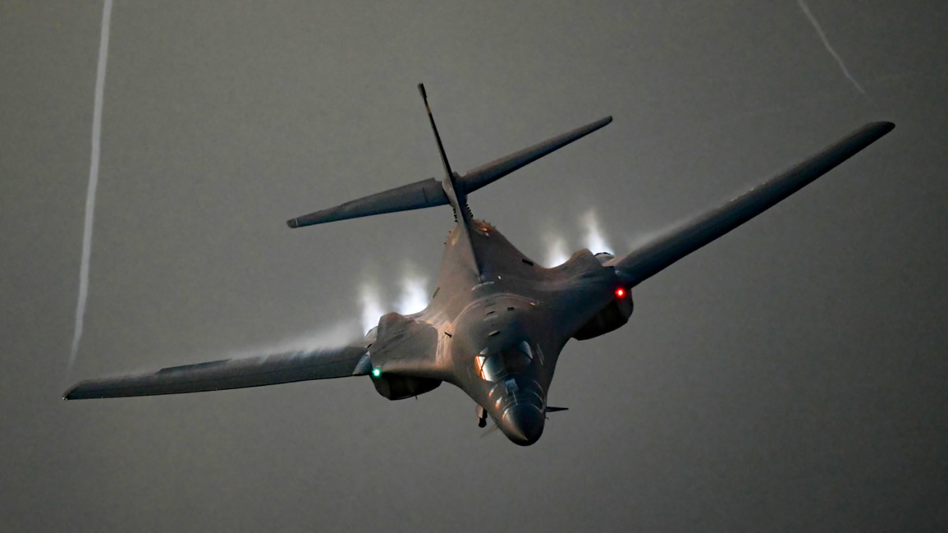 A B-1B Bomber That Just Circumnavigated The Arabian Peninsula Has ...
